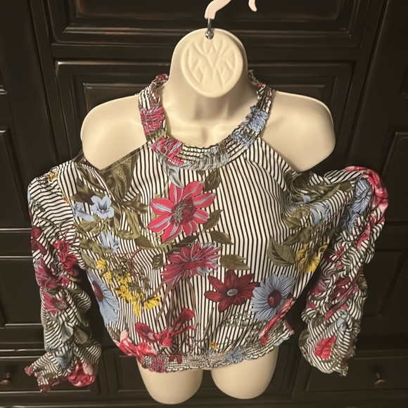 Tops | Gracie Brand Large Rouch Long Sleeve Crop Top Multi Colored ...